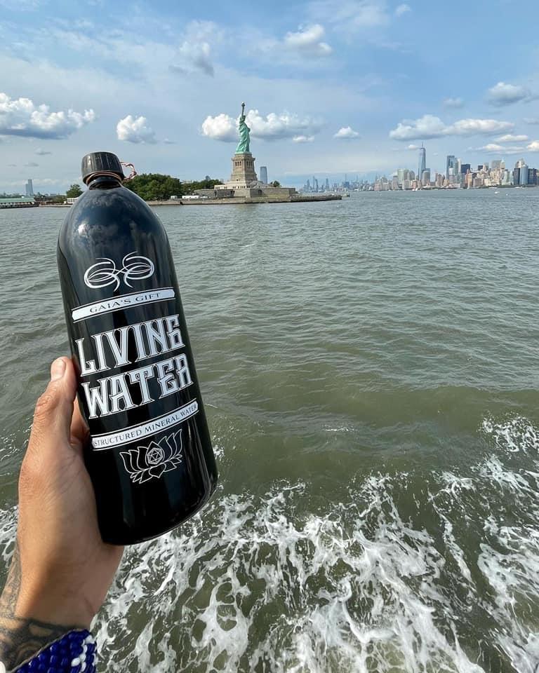 Bio-Photonic Water Bottle – OrAgonite