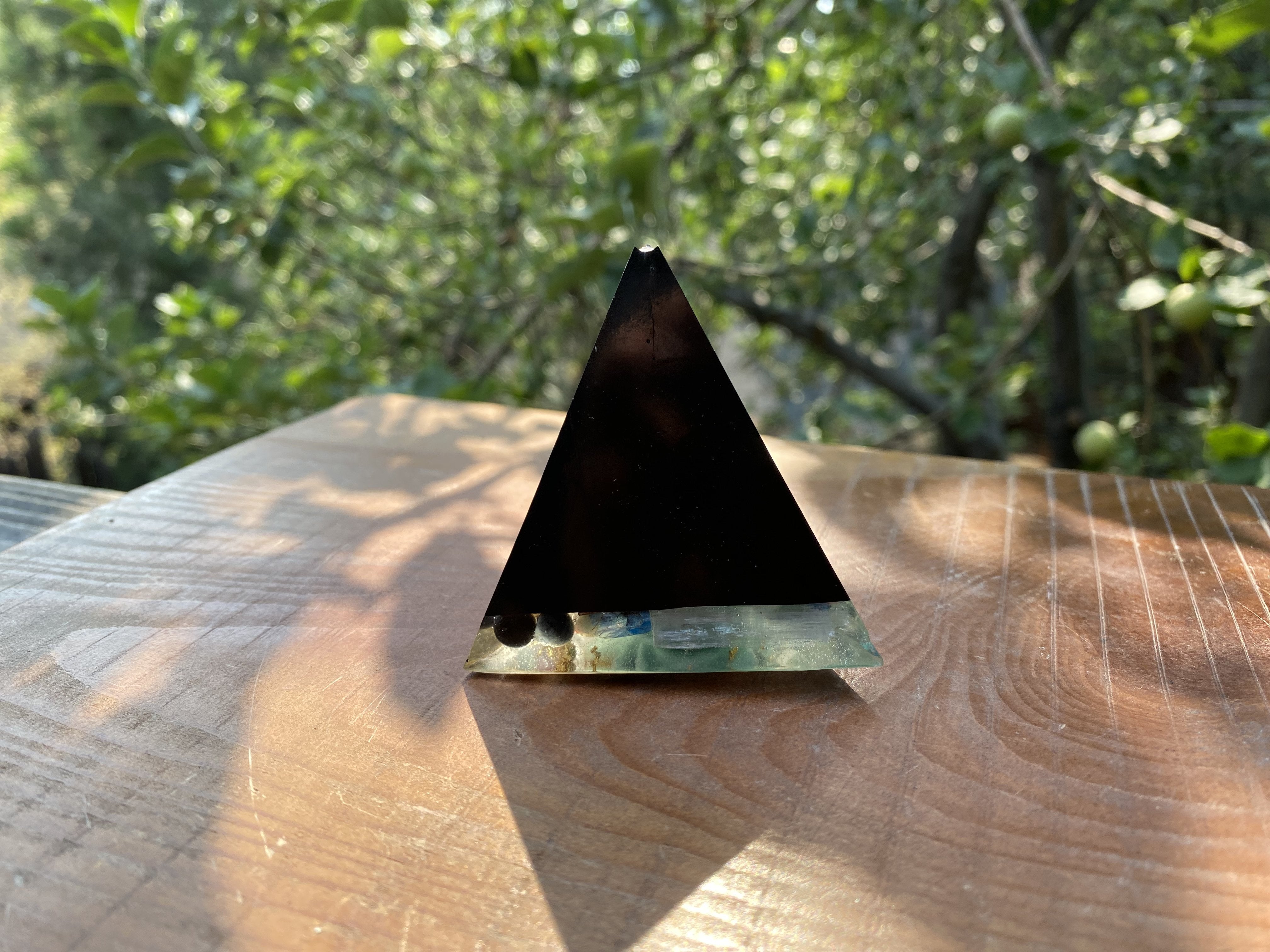 Small Black Green Bee Pyramid – OrAgonite